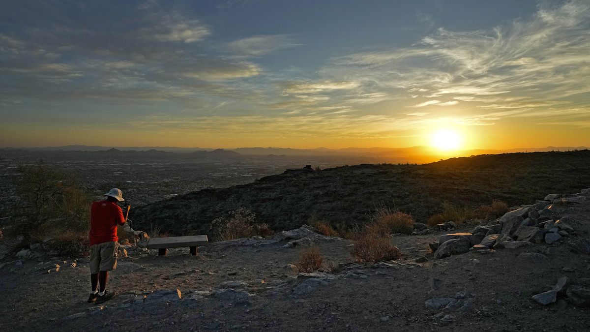 Así es como la ciudad desértica de Phoenix resiste el calor del verano