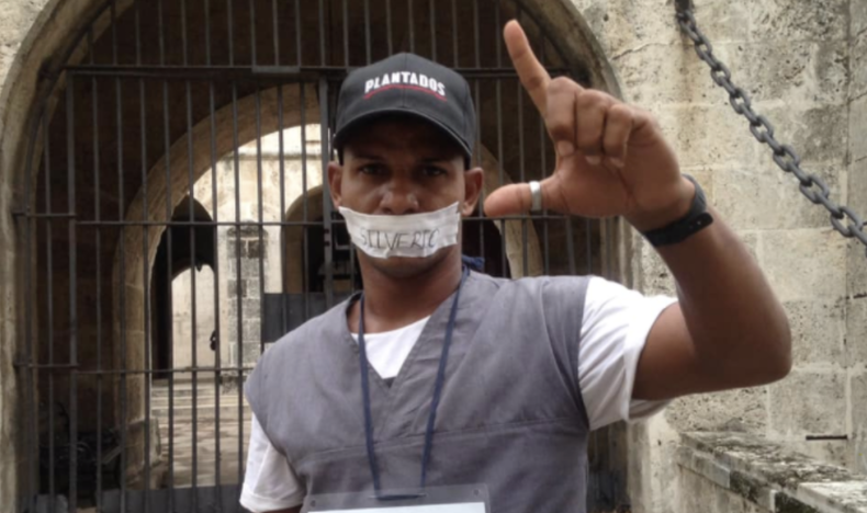 El régimen cubano detiene, golpea e intenta vestir de preso a Maykel ...