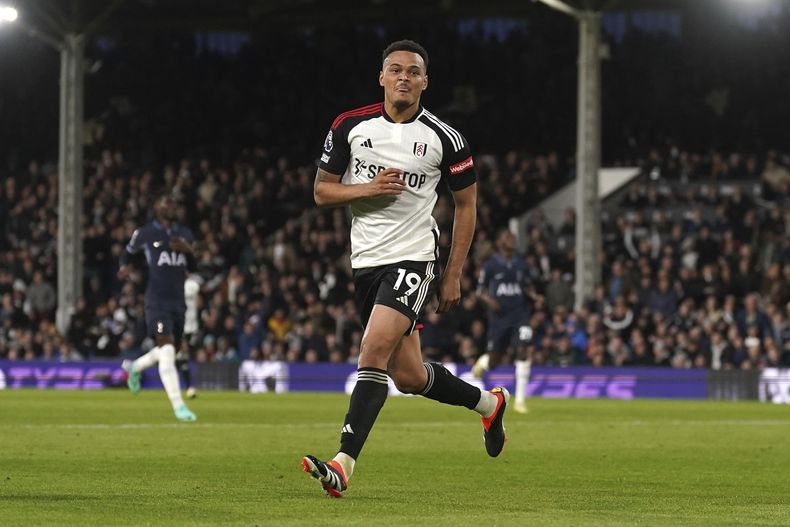 Fulham impide a Tottenham ubicarse 4to en la Premier. Brasileño Muniz ...