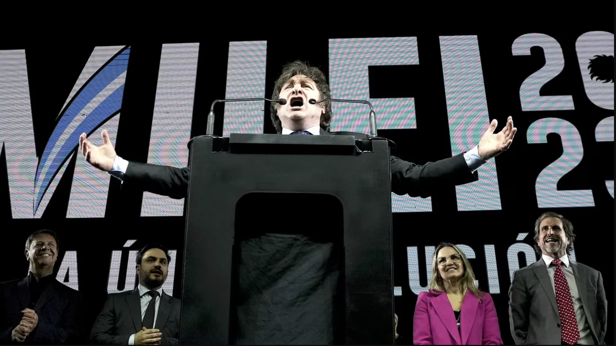 El ultraliberal y defensor del libre mercado Javier Milei sorprende al ...