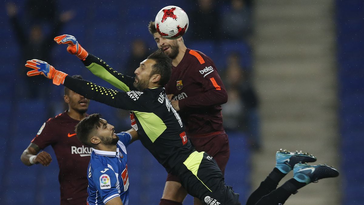 El Barcelona renueva al defensa Gerard Pique hasta 2022