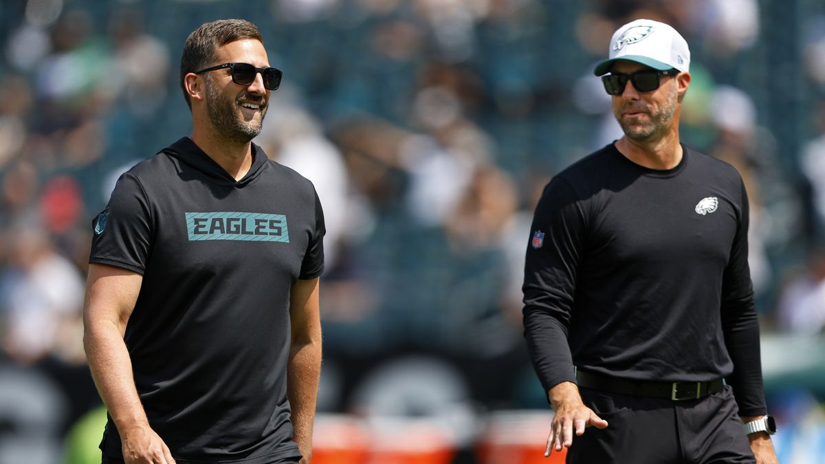 Eagles promueve a Patullo como coordinador ofensivo tras salida de ...