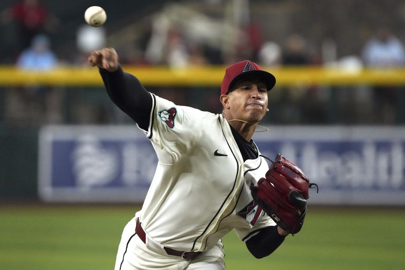 Con 2 vuelacercas y 6 impulsadas de Carroll, Diamondbacks trituran 12-1 ...