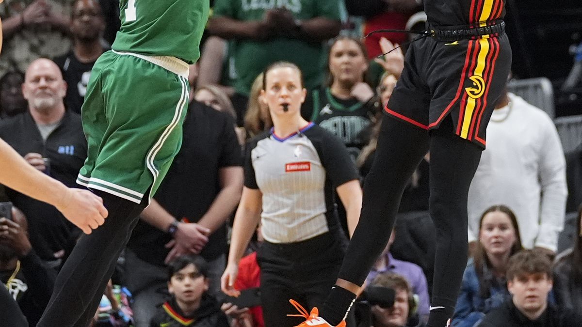 Murray anota 44 puntos y atina tiro ganador en la prórroga; Hawks ...