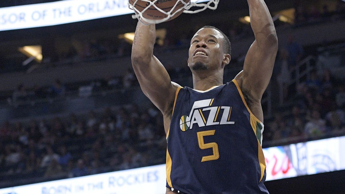Jazz aprovecha mala puntería del Magic y gana