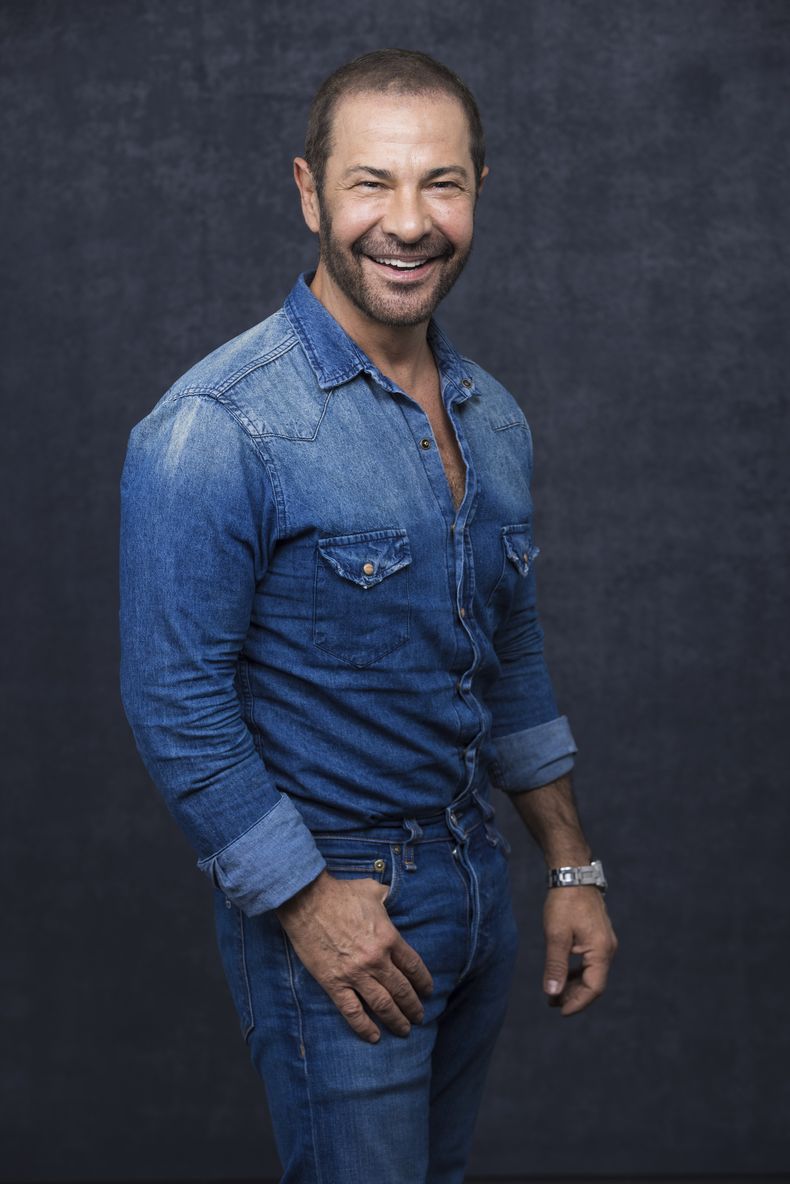 Estilista Ricardo Rojas debuta como actor en “And Just Like That...”