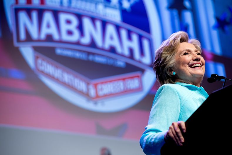 Clinton: Atracción a Trump radica en dificultades económicas