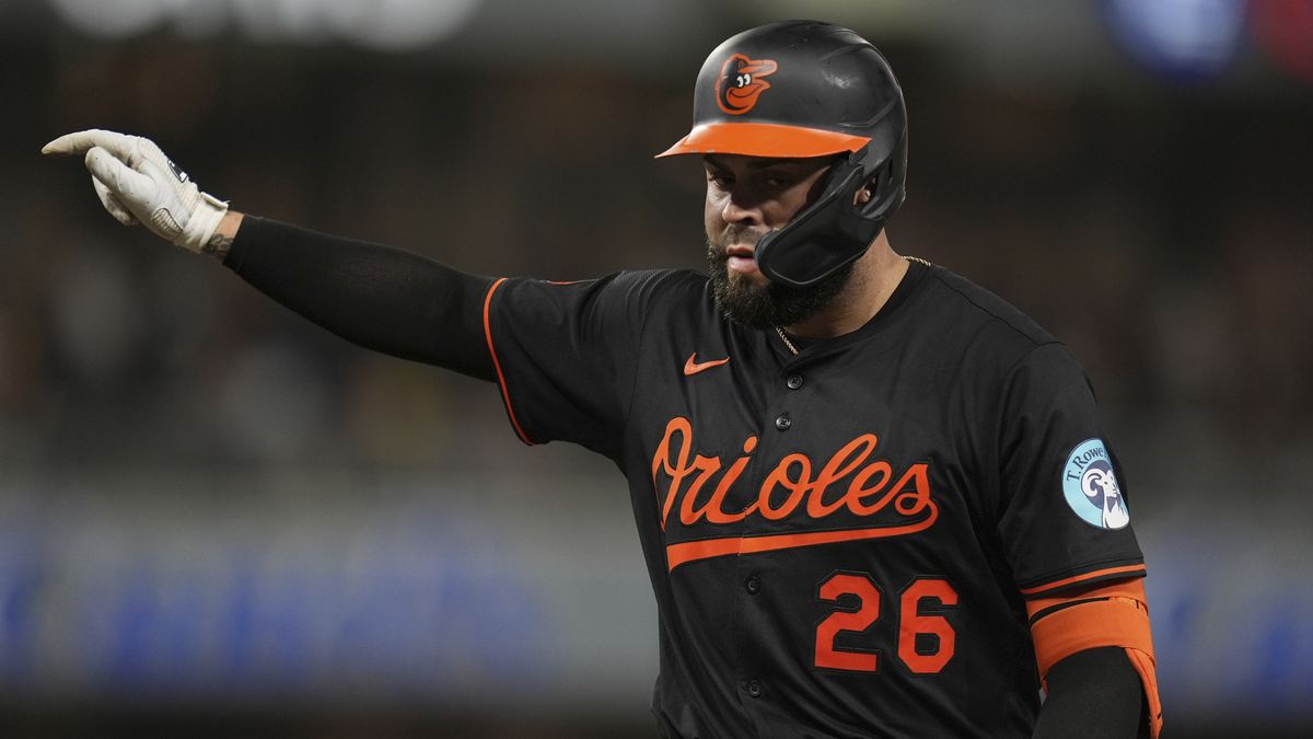 Rivera impulsa 4 carreras y Wells brilla en el regreso; Orioles vencen 6-2 a Padres.