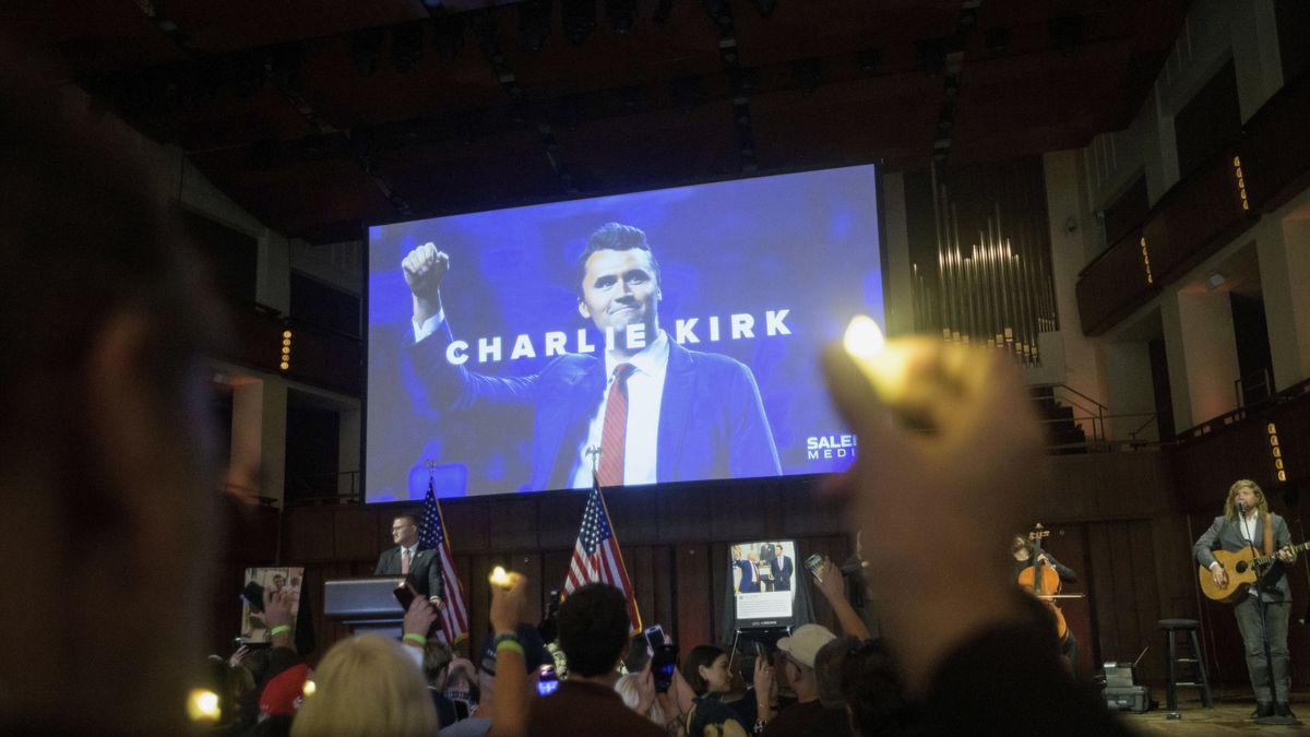 ADN hallado cerca del lugar del tiroteo de Kirk coincide con el sospechoso, dice el FBI