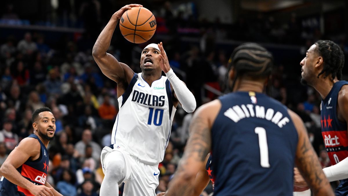 Naji Marshall anota 30 puntos y Mavs vencen 111-105 a Wizards