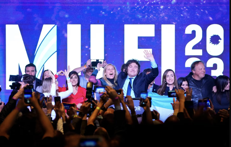 El ultraliberal y defensor del libre mercado Javier Milei sorprende al ...