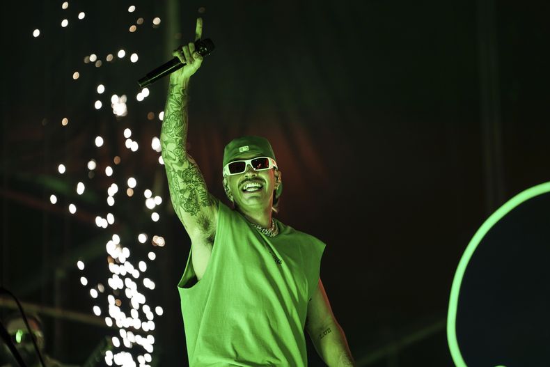Feid y Karol G son los máximos ganadores de los Latin AMAs