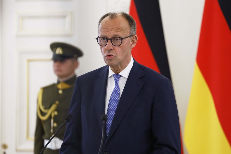 Merz inaugura una histórica brigada alemana en Lituania y pide más ...