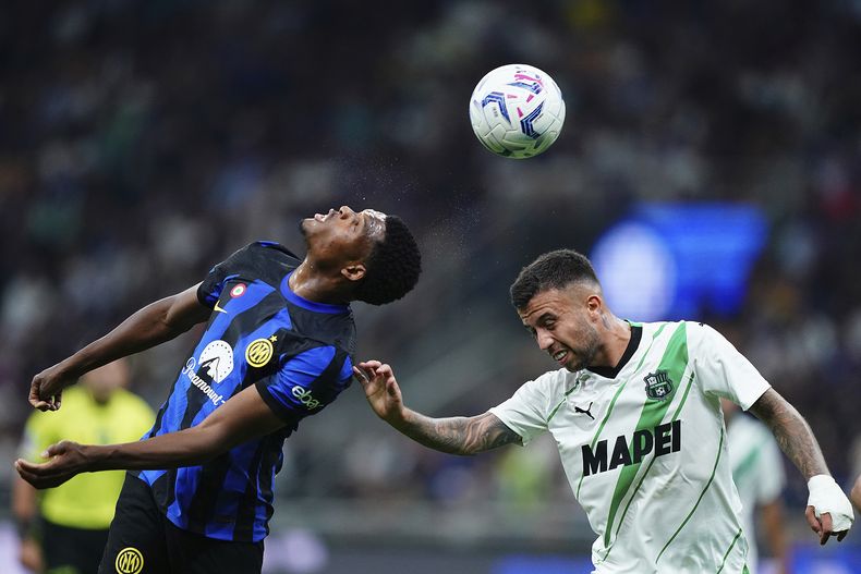 Sassuolo corta el inicio perfecto del Inter, al vencerlo por 2-1; Milan ...