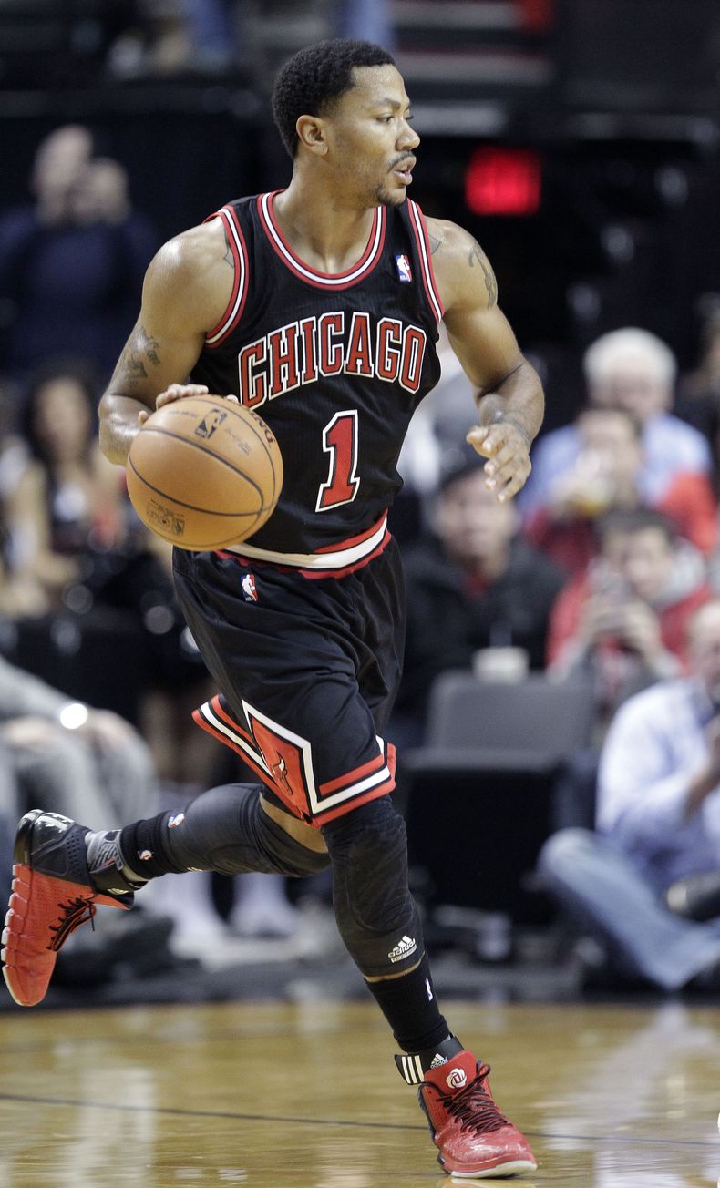 Nueva lesión de rodilla de Rose preocupa a Bulls