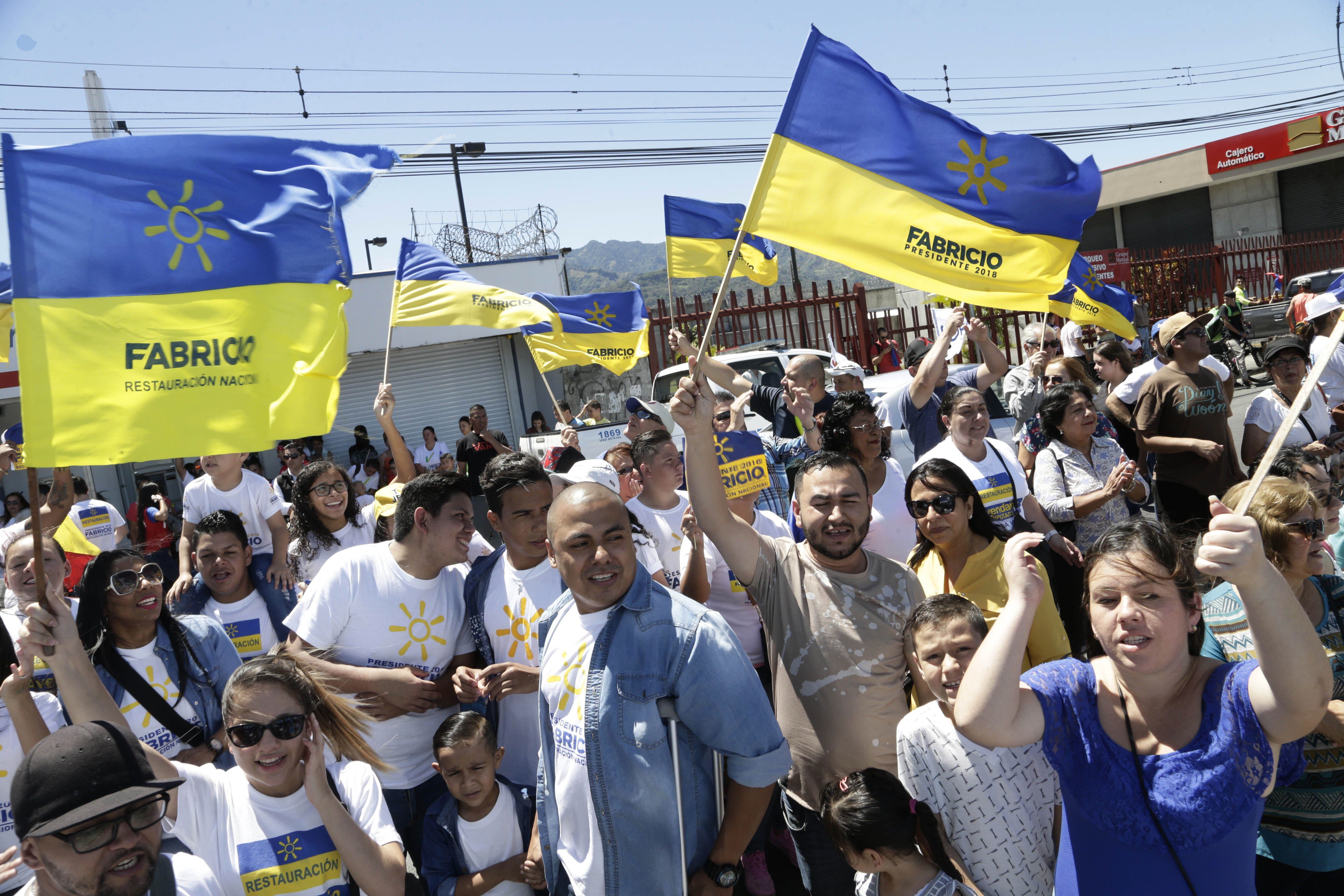 Las divididas elecciones en Costa Rica apuntan a 2da vuelta