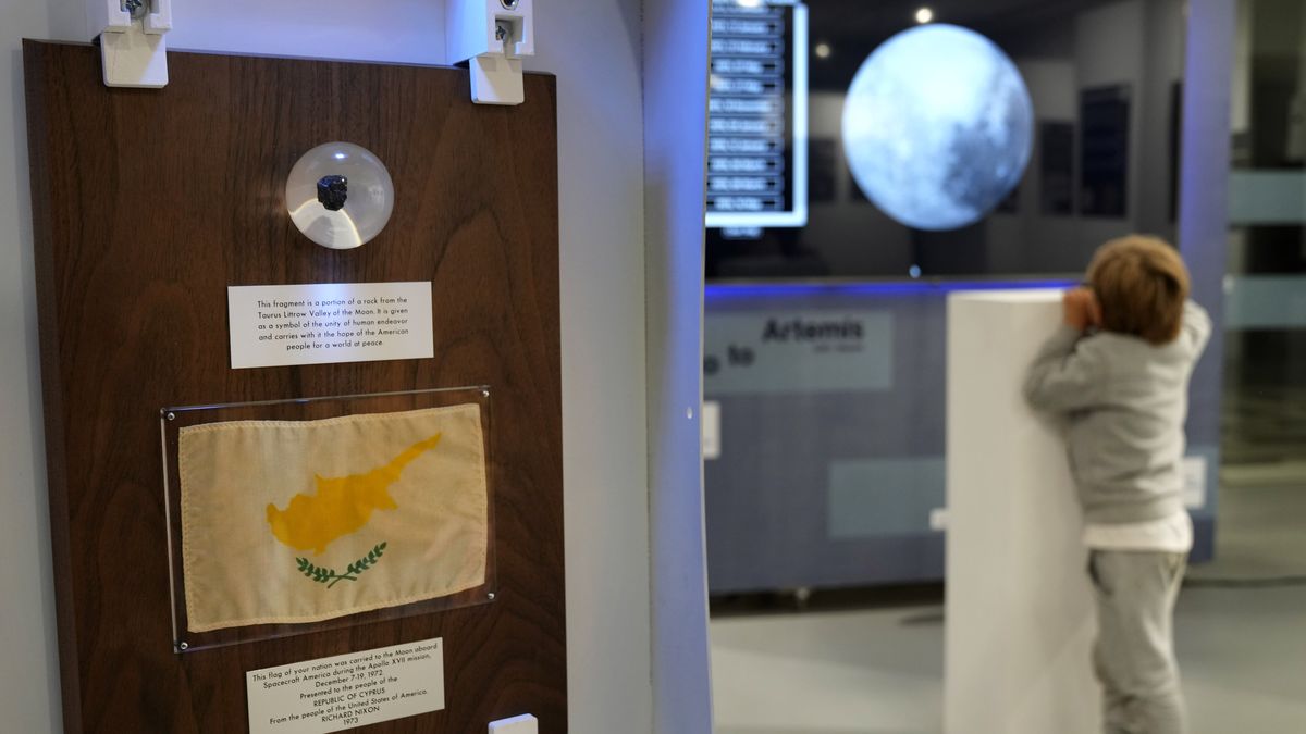 Roca lunar vuelve a Chipre después de 50 años
