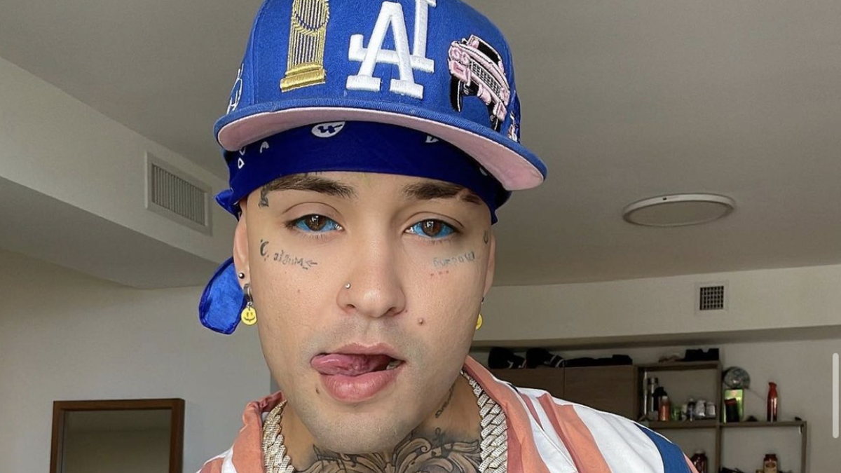 John Theis el artista venezolano con los ojos azules