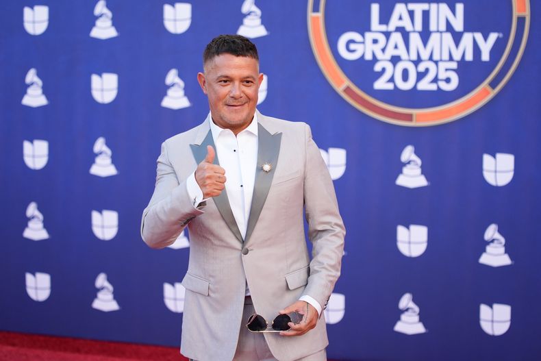 CA7RIEL & Paco Amoroso tienen un debut espectacular en la Premiere del ...