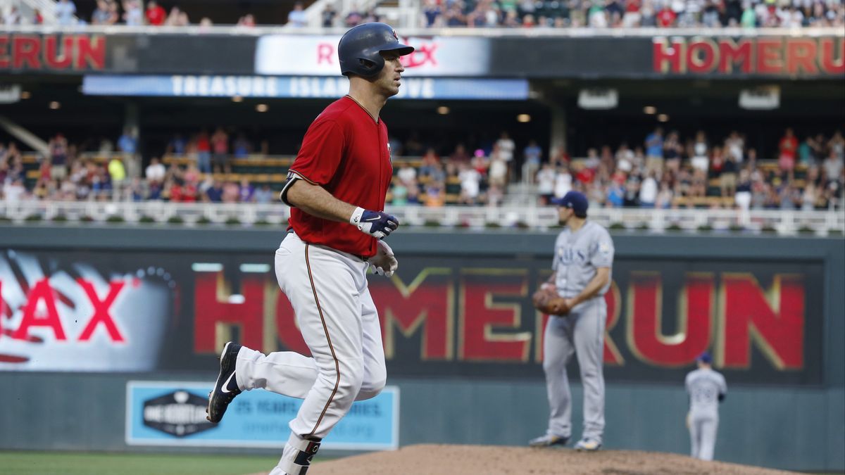 Mauer luce al bate en victoria de Mellizos sobre Rays
