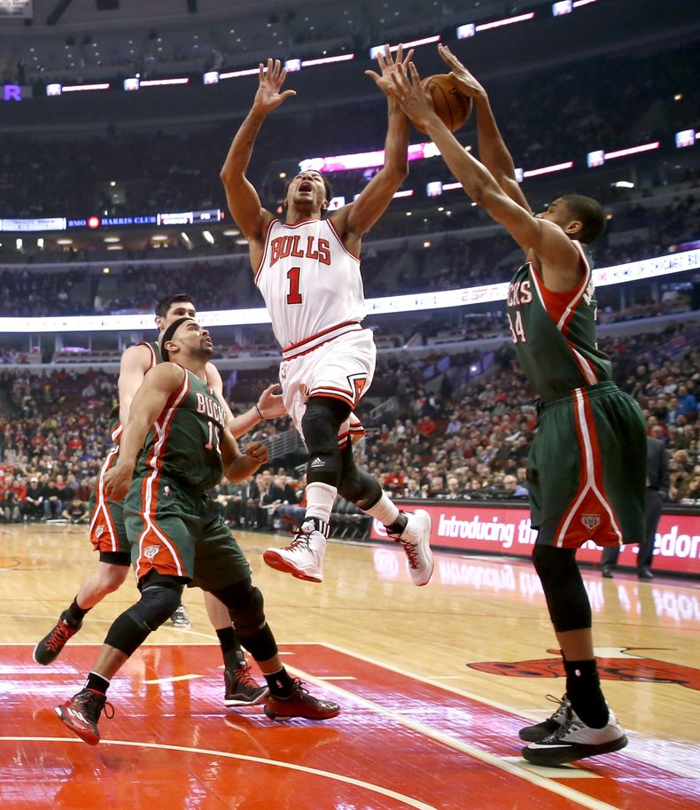 Derrick Rose, otra vez al quirófano, por lesión de rodilla